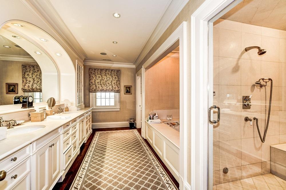 Spy House of the Week: New England Bow Style Transplanted to Bozman ...